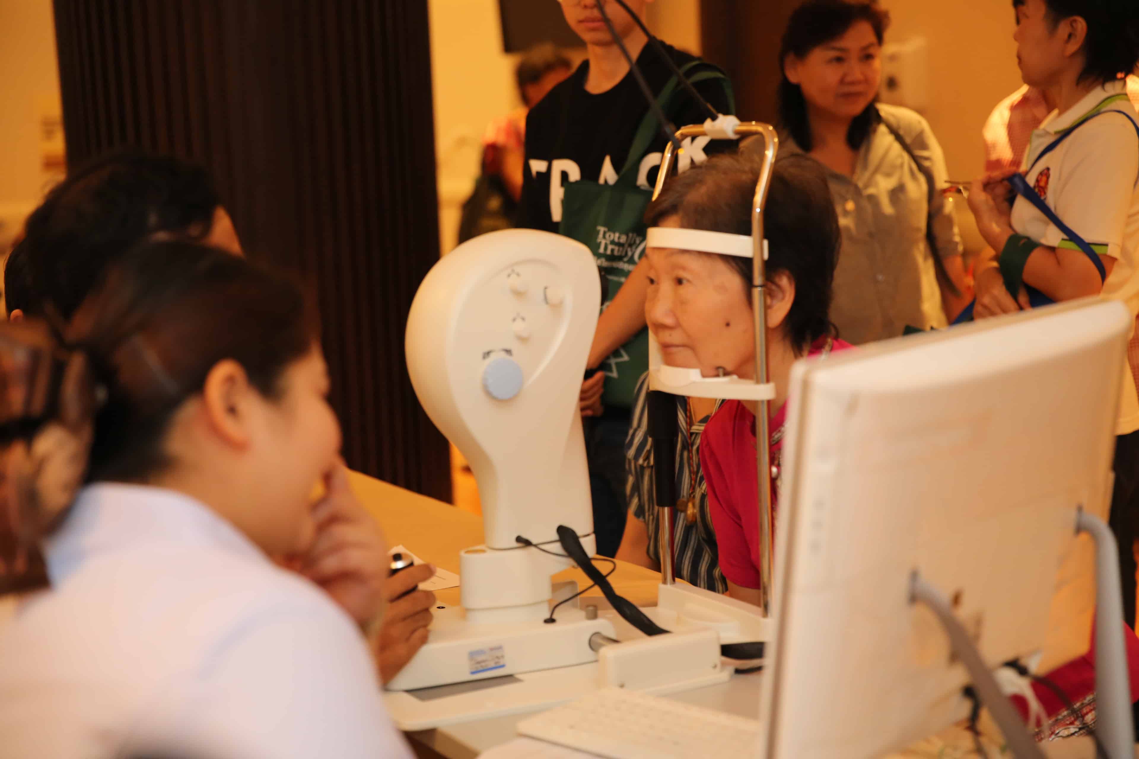 ภาพบรรยากาศโรคตาอันตราย! ภัยร้ายวัยเกษียณ: Samitivej Chinatown Hospital