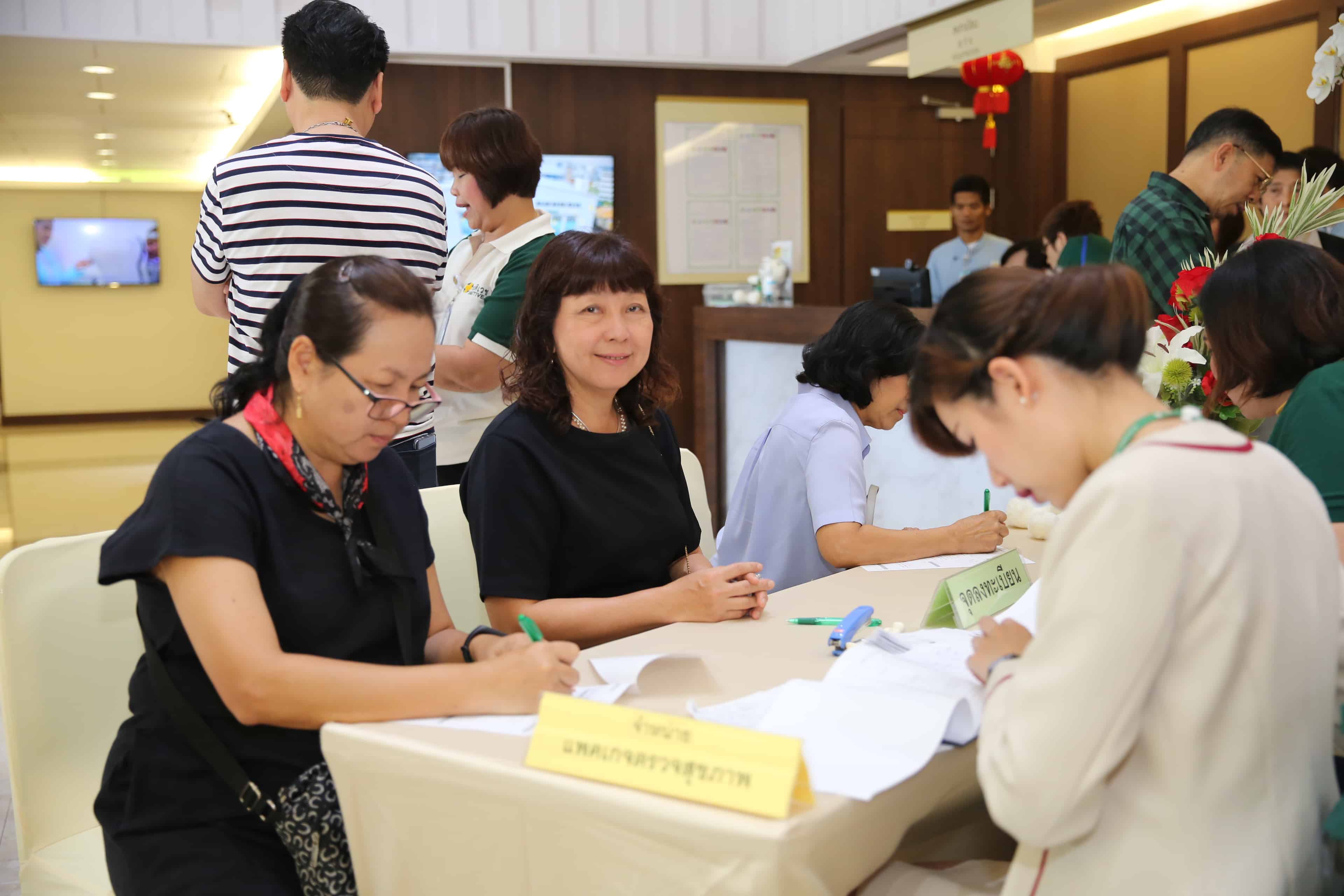 ภาพบรรยากาศโรคตาอันตราย! ภัยร้ายวัยเกษียณ: Samitivej Chinatown Hospital